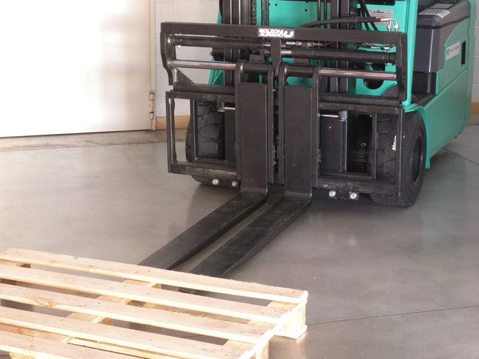 Fork Positioners with Fork Carriers, Model FR 4900 kg – 6500 kg – RT ...