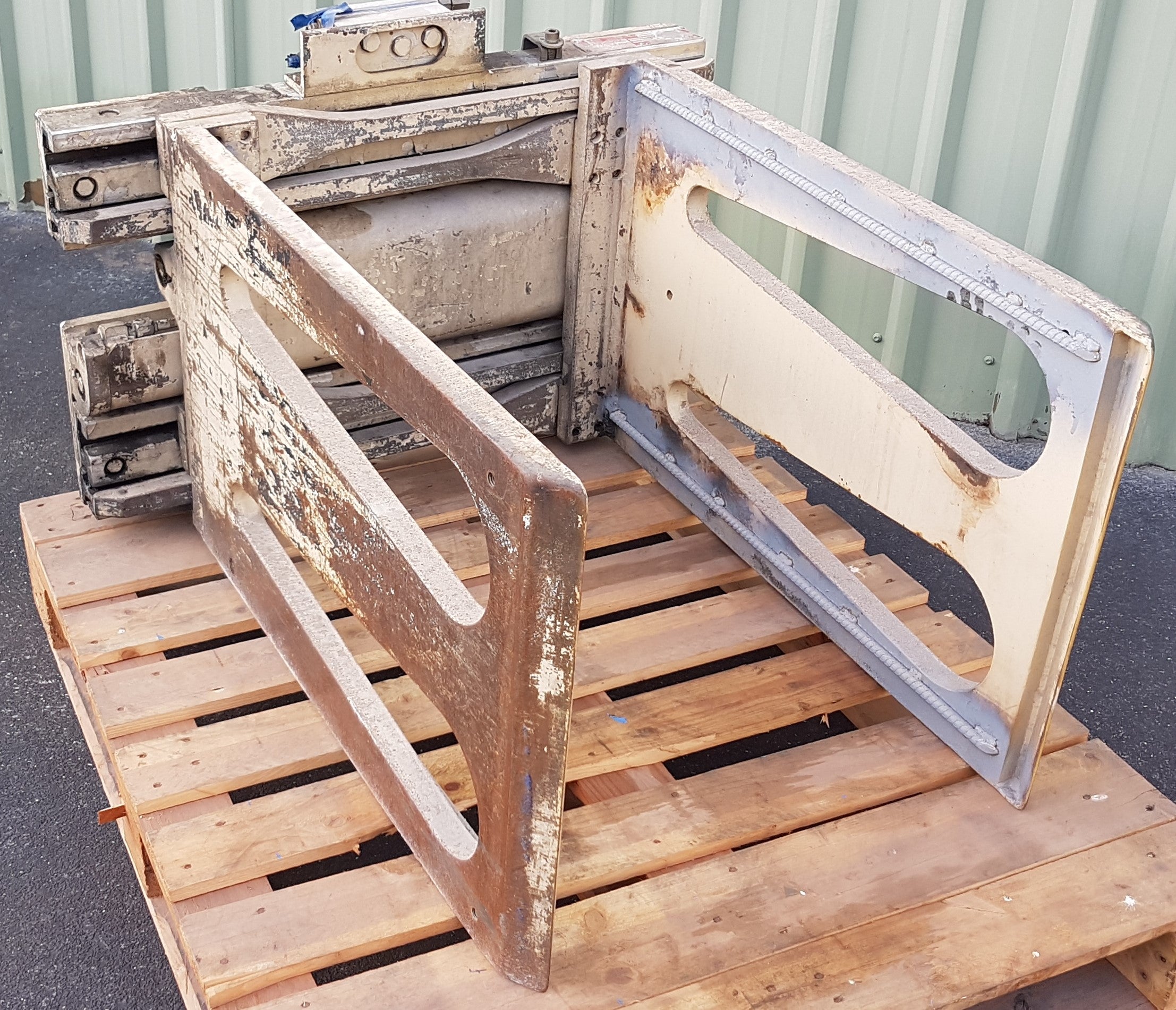 Refurbished Carbon Clamp Cascade